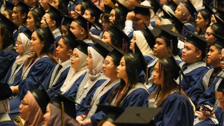 Free Tertiary Education in Sarawak: RM15,000 Annual Stipend for B40 ...